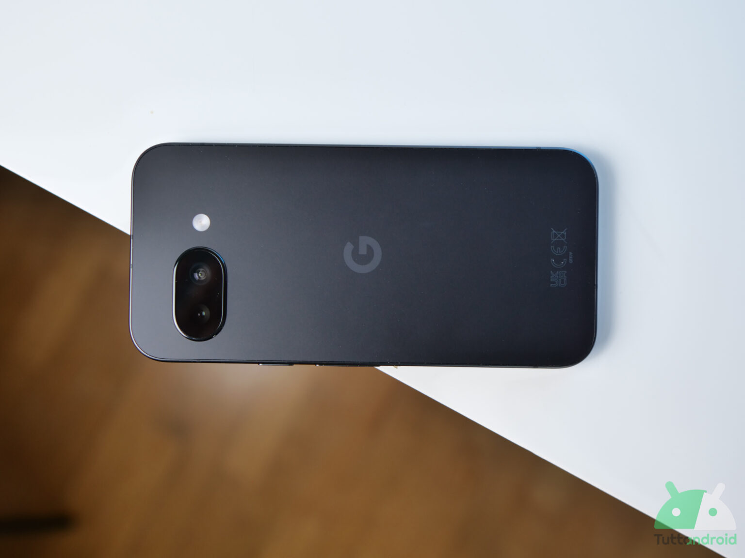 Google Pixel 9A Revue: d'accord, mais cela n'ajoute pas grand-chose à ...