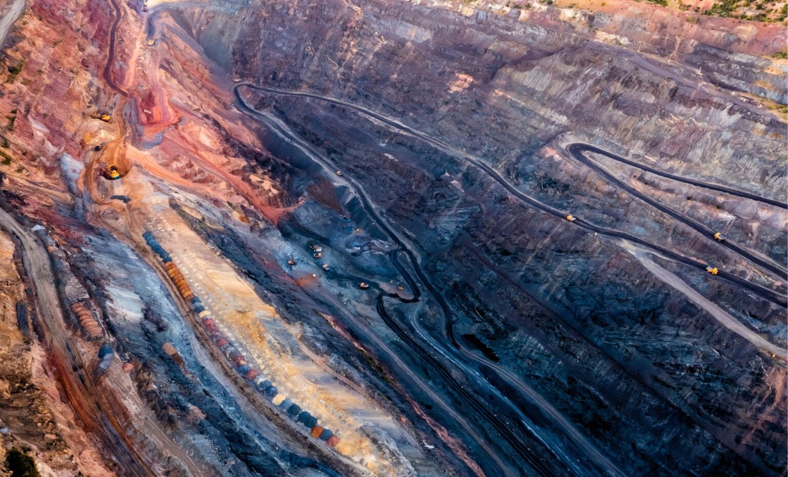 Des géologues découvrent le plus grand « gisement de lithium » au monde ...