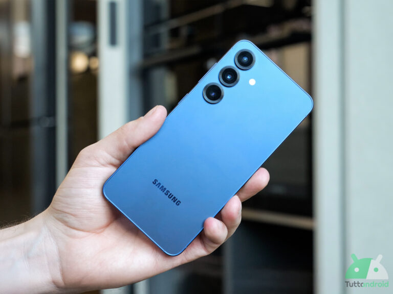 À 532 €, le Samsung Galaxy S25 est l'équilibre parfait entre ...