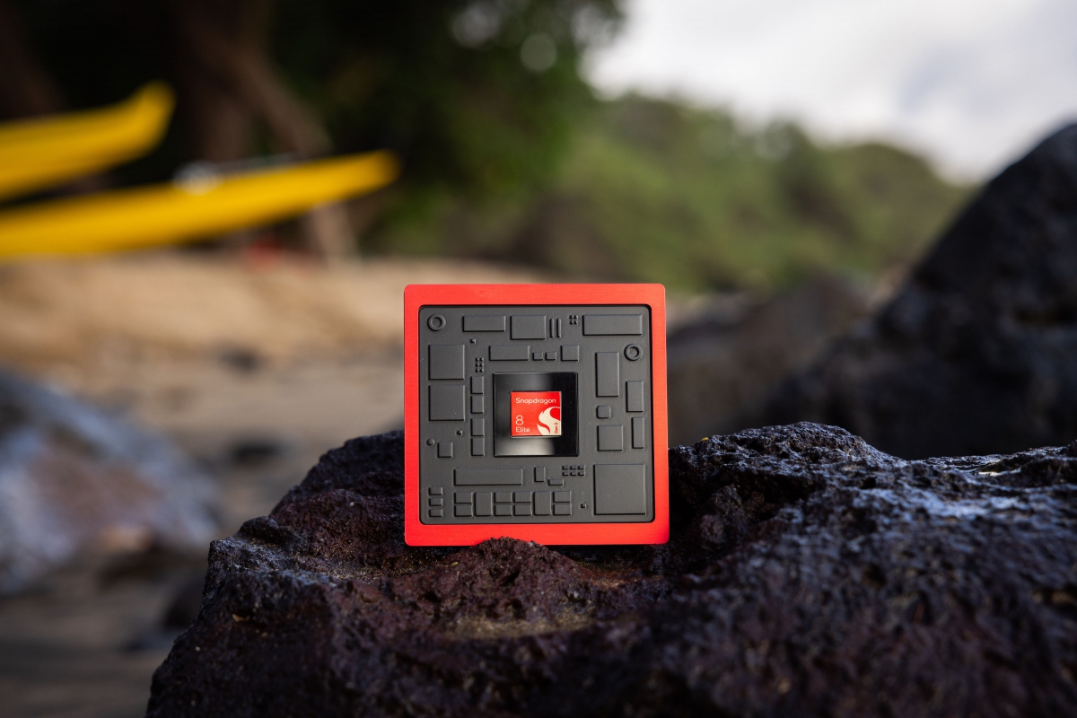 Le Snapdragon 8 Elite Gen 5 intègre le modem-RF 5G x85 qui offre des téléchargements de 12,5 ...